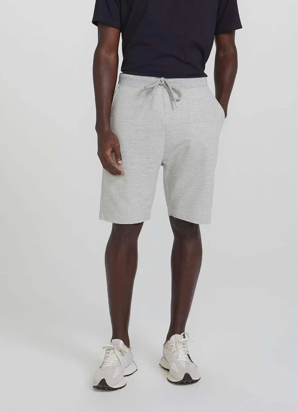 Bermuda Basica de Moletom Masculina com Amarracao Cinza - Hering Oficial