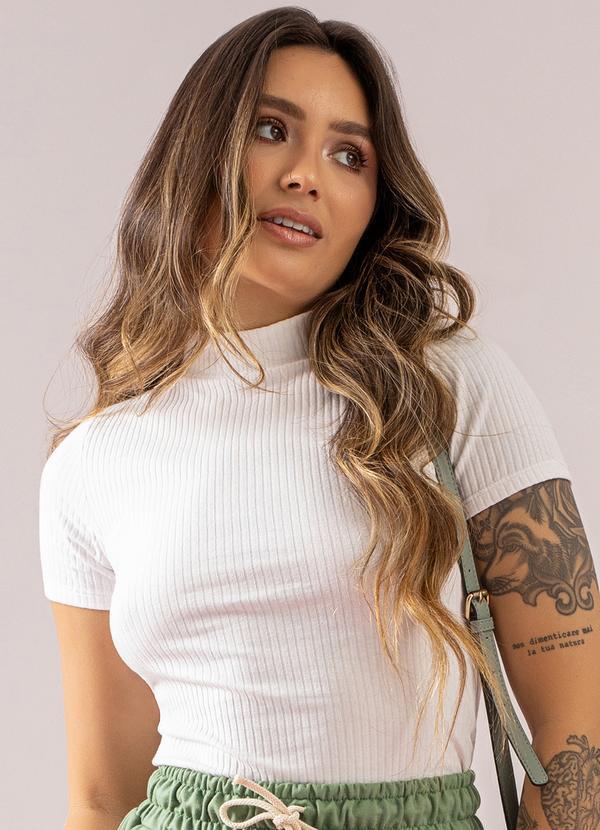 Blusa Básica de Manga Curta Branco - Just Basic