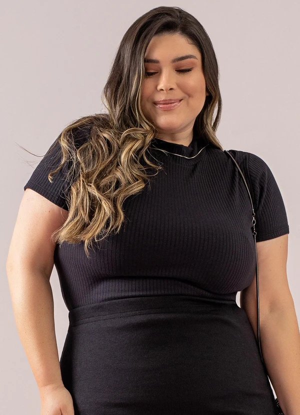 Blusa Básica de Manga Curta Preto - Just Basic