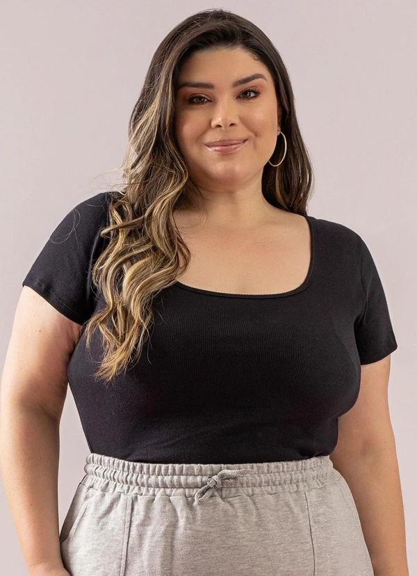 Blusa Básica em Malha Canelada Preto - Just Basic