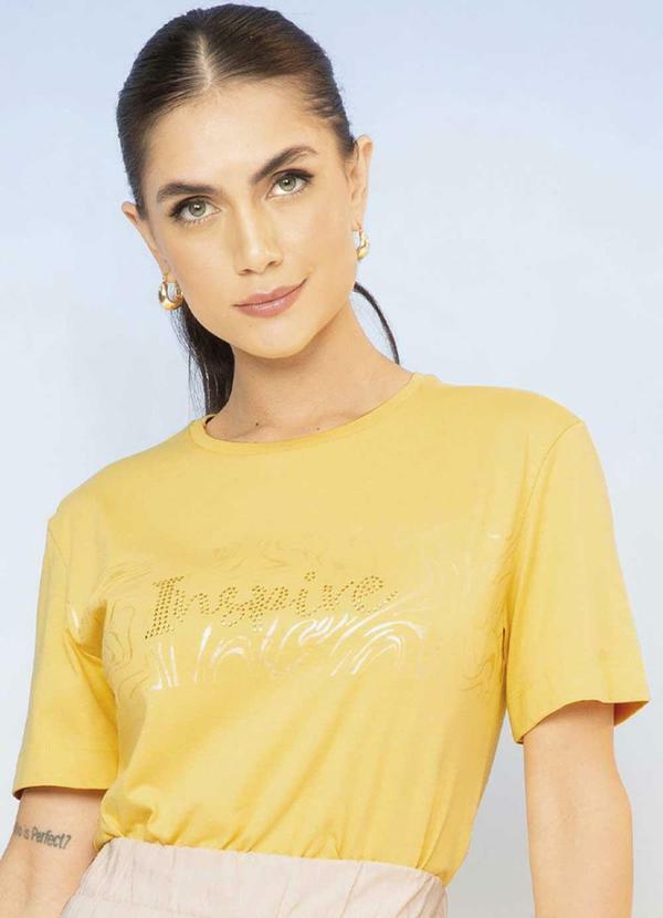 Blusa Estampada com Fóil e Strass Amarelo - Cativa