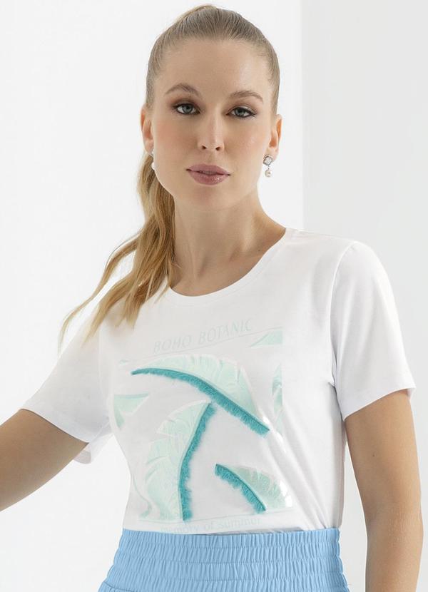 T-Shirt Estampada com Fóil Branco - Cativa