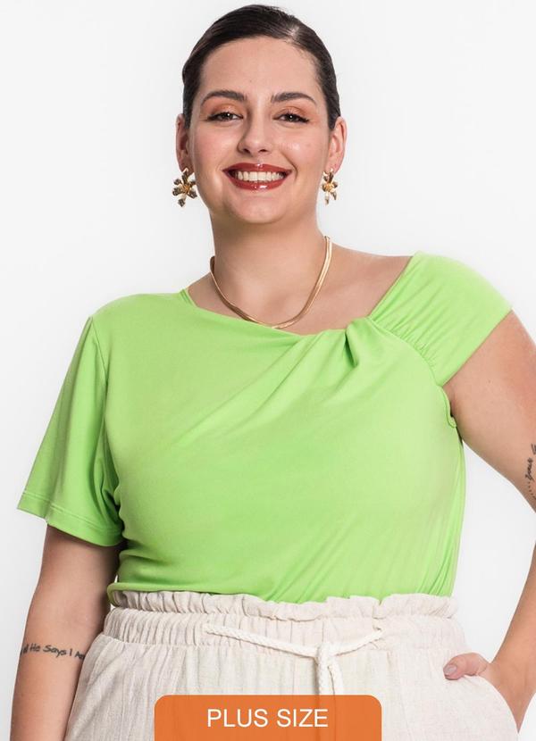 Blusa Feminina Plus Size em Malha Soft Verde - Secret Glam