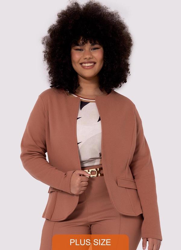 Casaco Plus Size em Malha com Detalhe Lapela Marrom - Lunender Mais Mulher